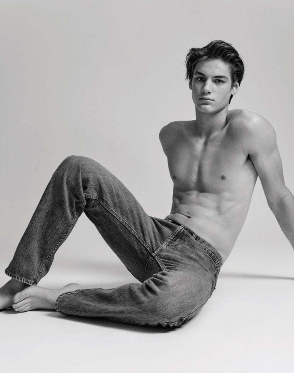 Men's Clothing Essentials & Wardrobe Basics | Calvin Klein